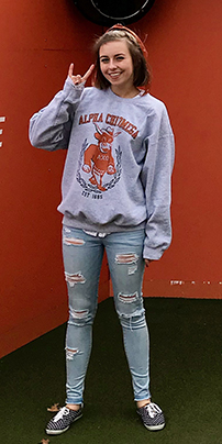 Jefferson Scholar Sydney Smith receives Pi Sigma Alpha Best Paper Award>